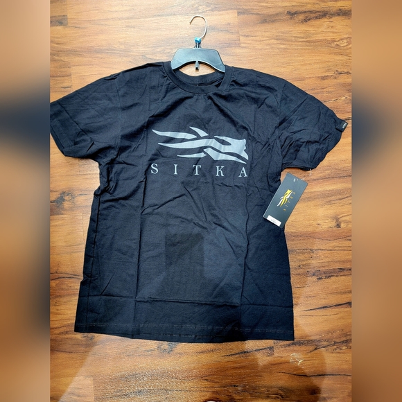 sitka | Shirts | Sitka Icon T Shirt In Blackcharcoal 0 Cotton | Poshmark